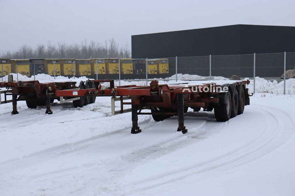 Prodaje se HFR poluprikolicu-šasiju na aukciji