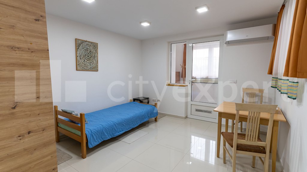 Stan u kući za izdavanje BEZ PROVIZIJE: Dvosoban, 35m², Solunska, Zemun - 400€