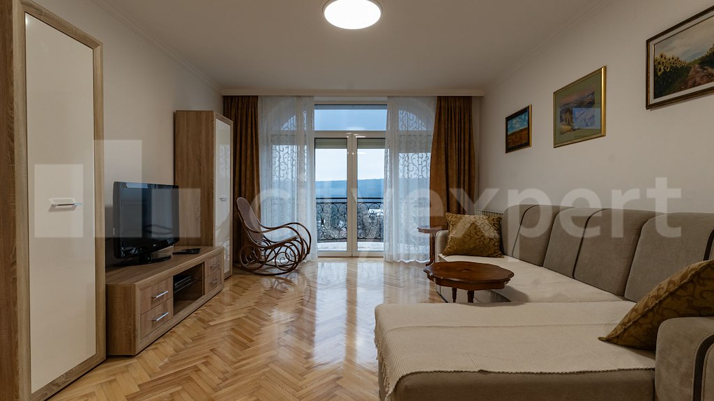 Stan u kući za izdavanje BEZ PROVIZIJE: Trosoban, 80m², Cara Iraklija, Savski venac - 1500€