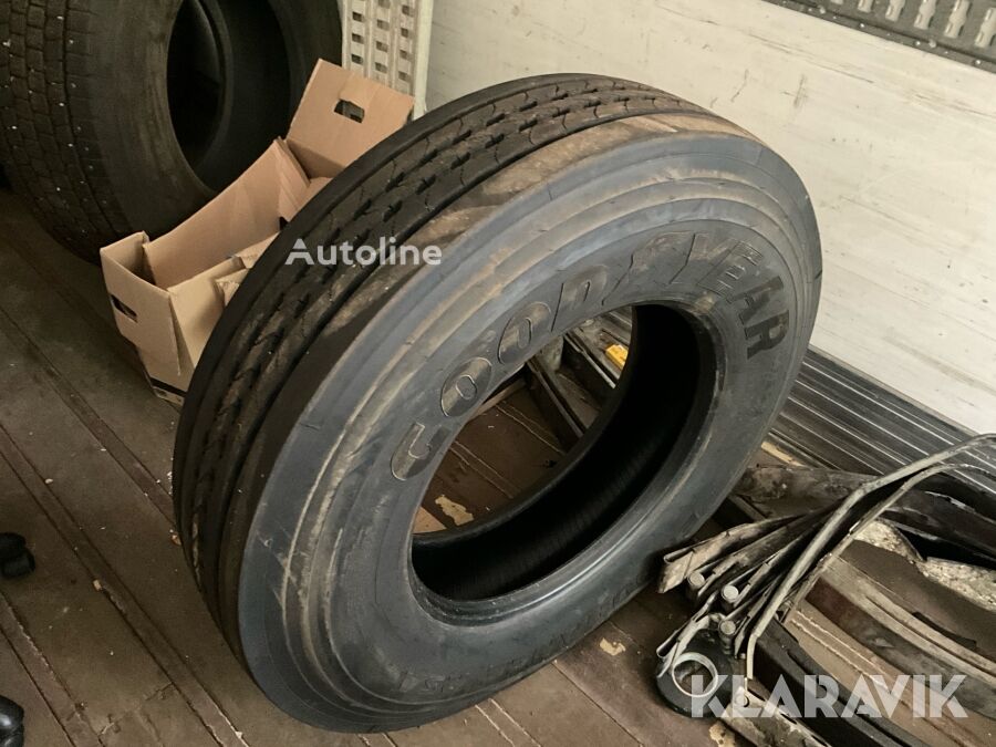 Prodaje se Goodyear 11R22,5 gumu za kamione na aukciji