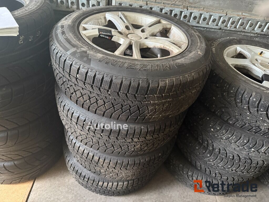Prodaje se Mazzini Snow Leopard2 225/65 R17 auto gumu na aukciji