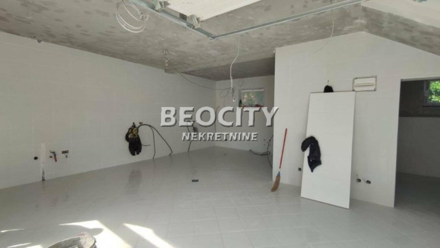 Zemun, Batajnica, Diskont PKB, 5.0, 130m2, 139000EUR