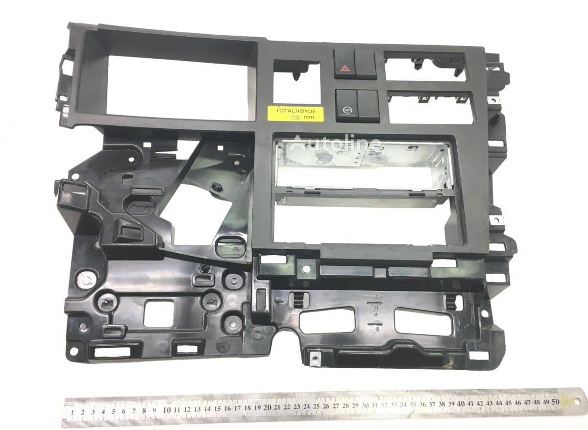 Capac plastic pentru bord 82425805 navlaka na instrument tablu za Volvo kamiona