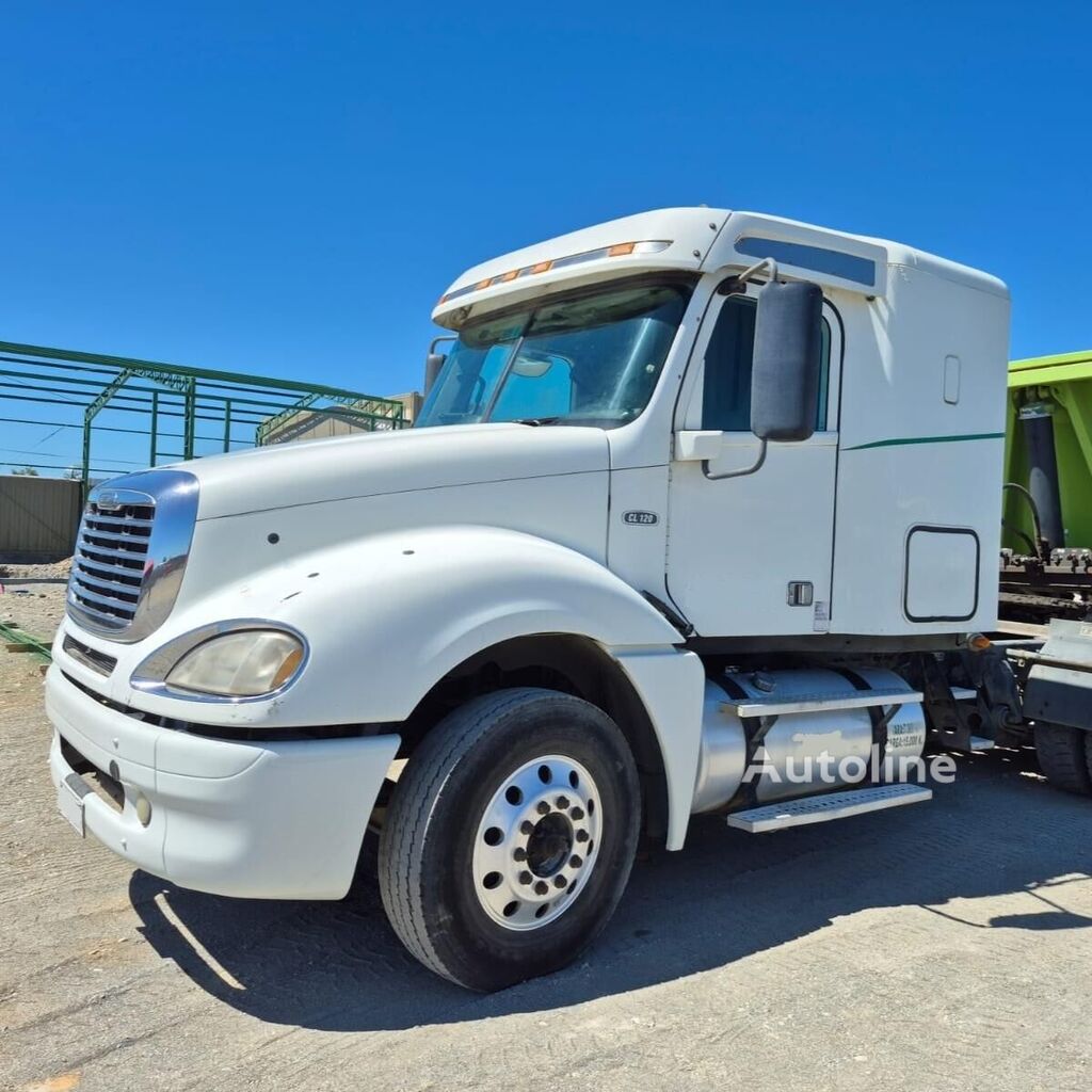 Freightliner CL 120 tegljač