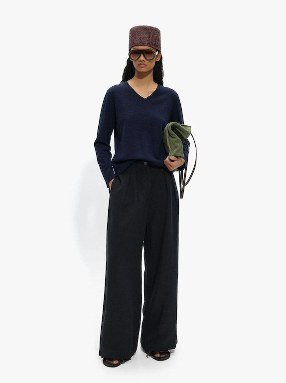 TROUSERS WITH A LINEN AND LYOCELL BLEND