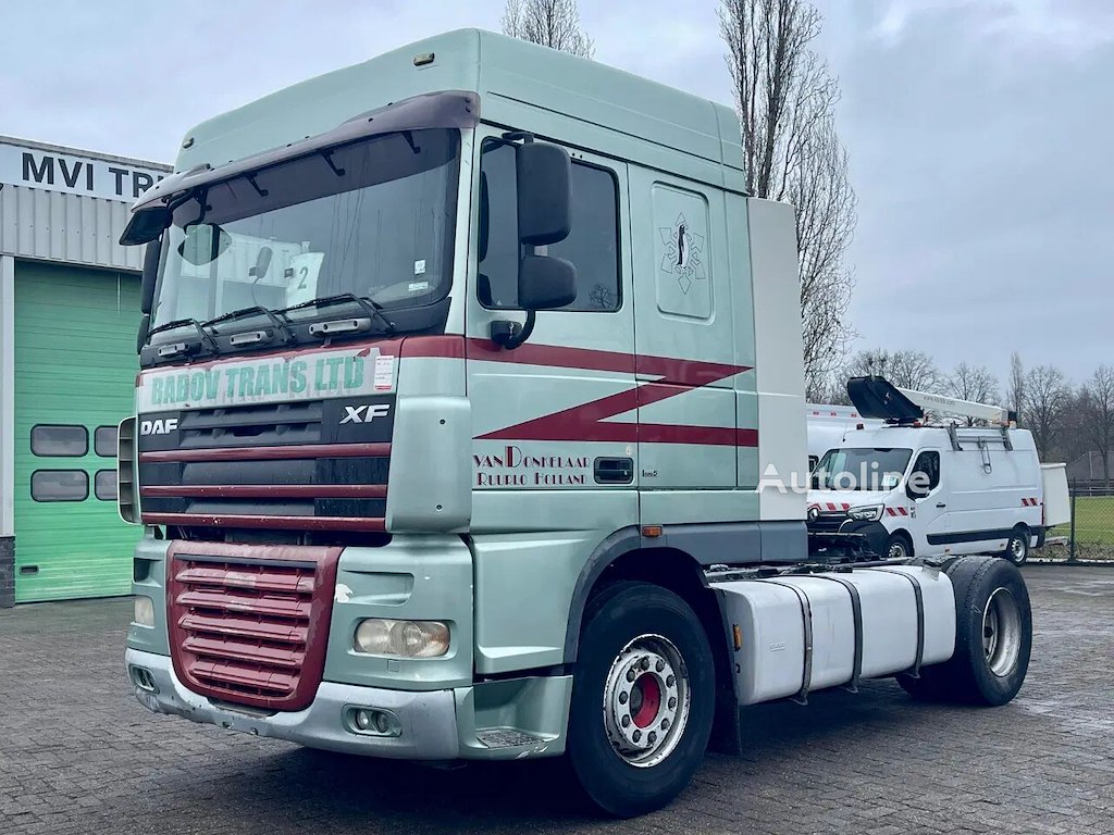 DAF XF 105.410 FRIGO tegljač