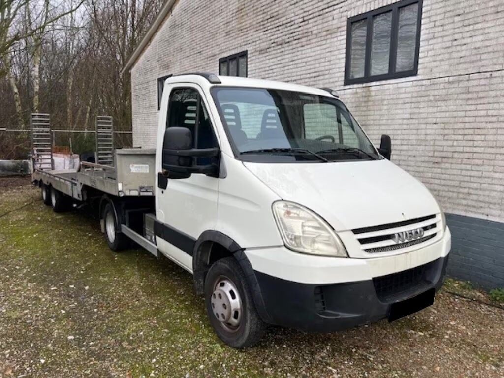 IVECO Daily 40C + Veldhuizen trailer tegljač + poluprikolica sa niskom platformom