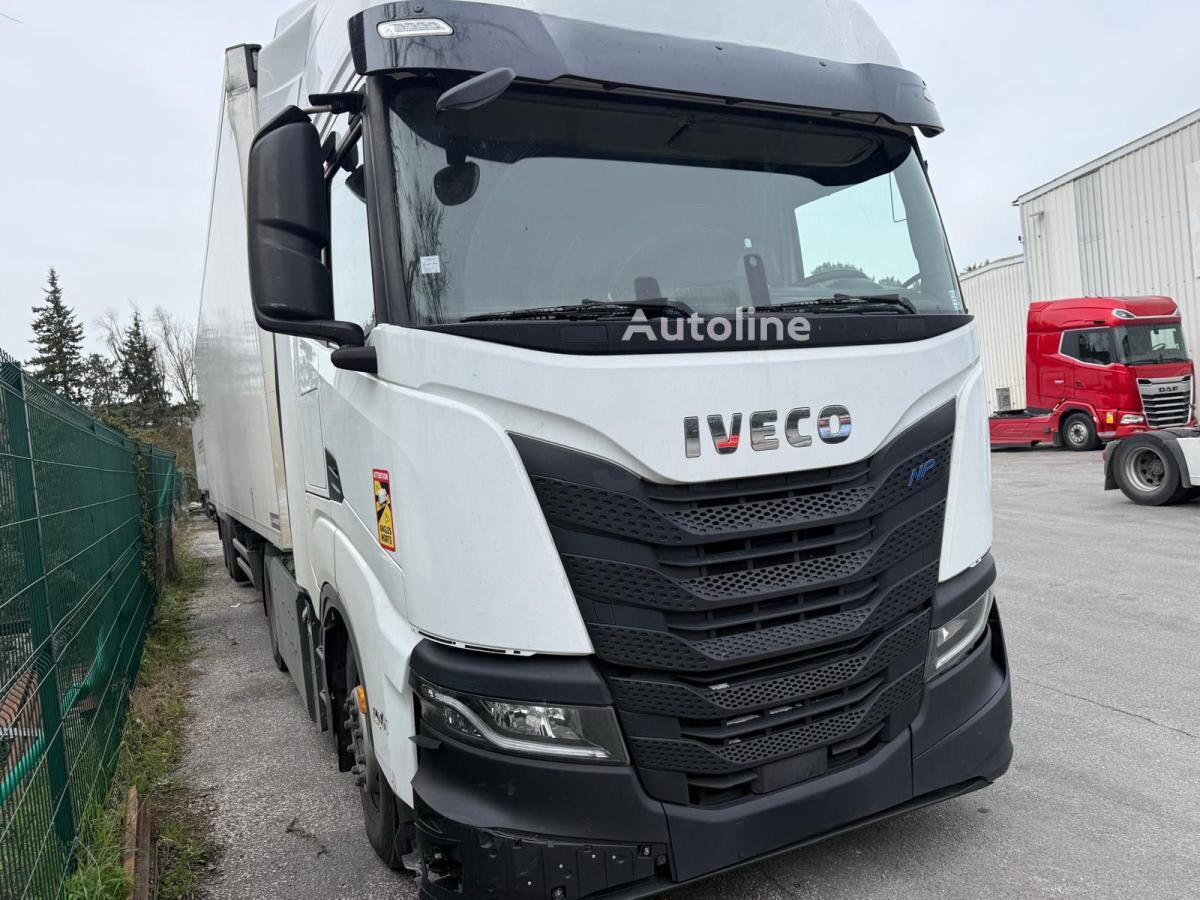 IVECO S-WAY 460 tegljač