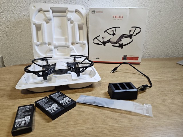 Mini dron sa kamerom DJI Tello Boost Combo TLW004