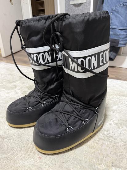 Moon boot