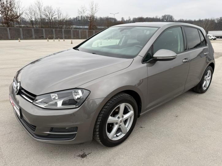 Volkswagen Golf 1.2 KREDITI NA LICU MESTA