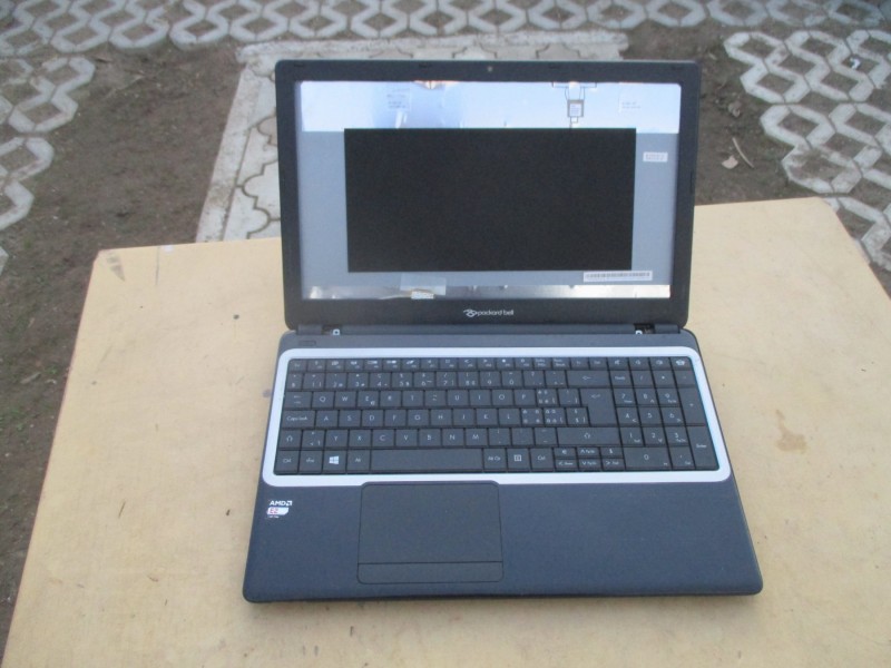 25.Packard Bell MS2384 laptop za delove