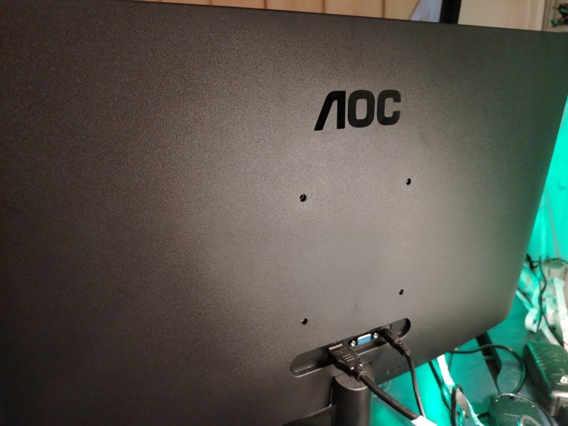 Monitor AOC 22 inca