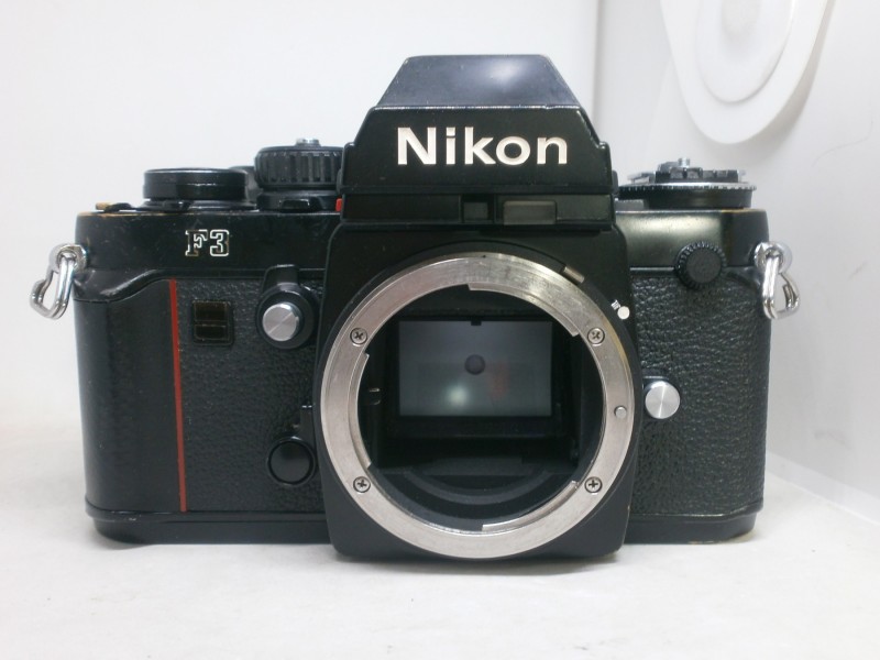 Nikon F3 za delove