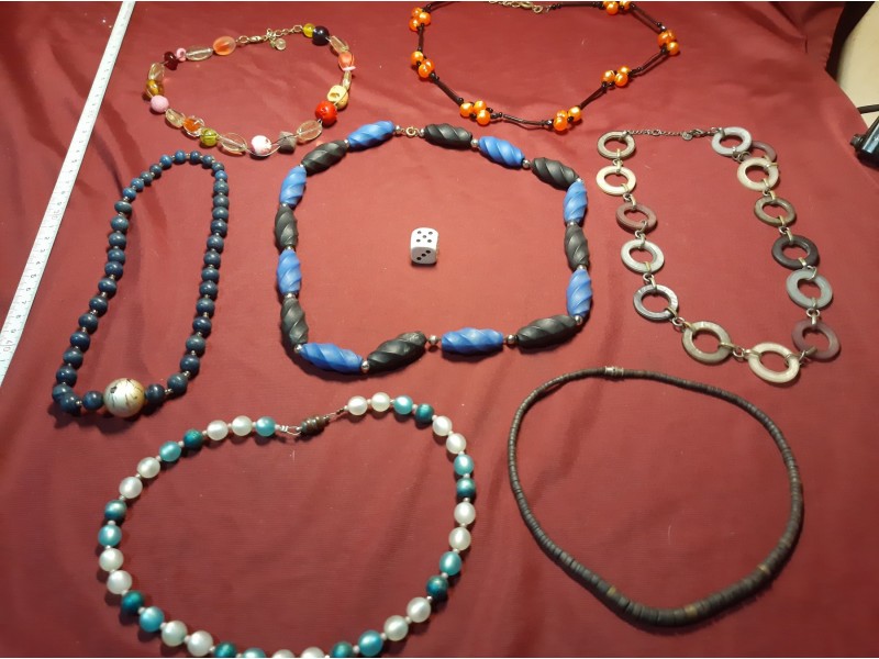 LOT 7 OGRLICA: TRIBAL & PEARL ART SET