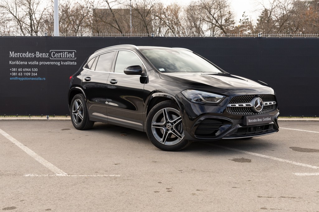 MERCEDES-BENZ GLA