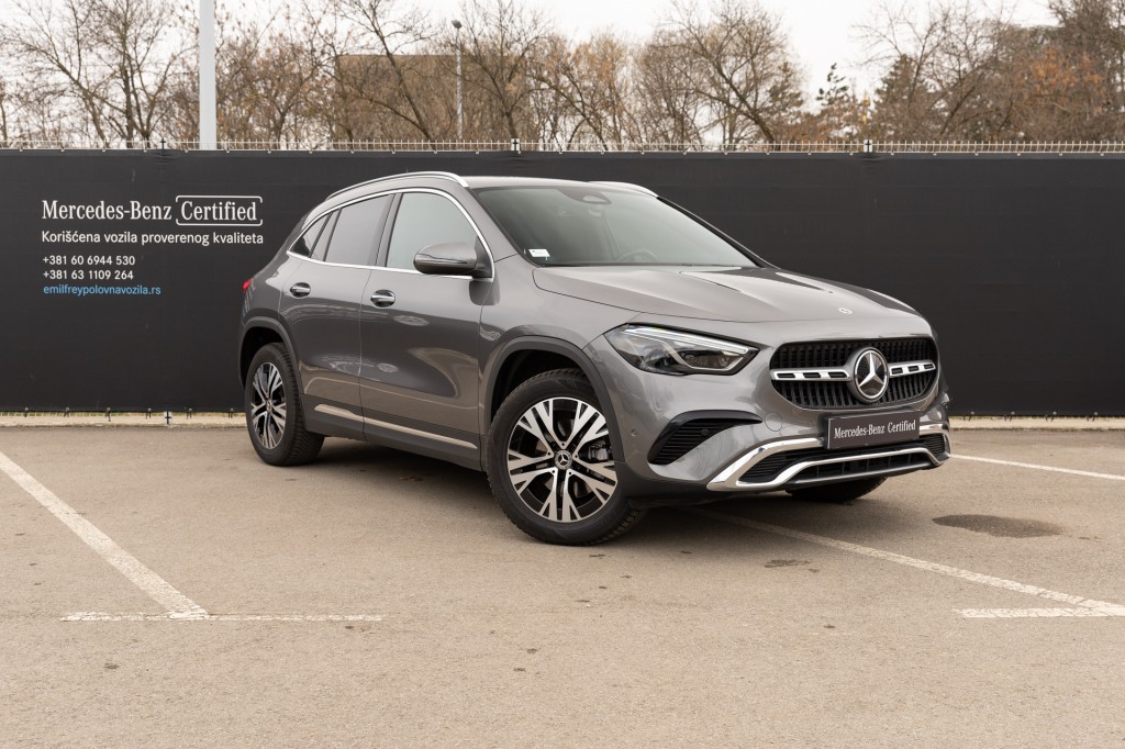 MERCEDES-BENZ GLA
