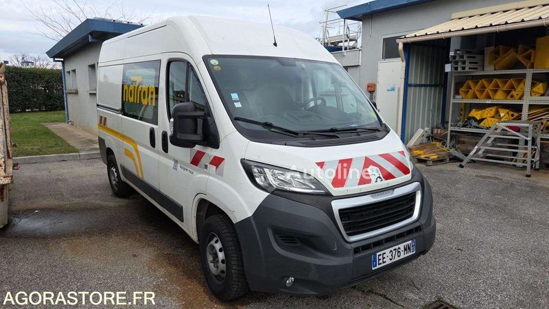 Prodaje se Peugeot BOXER minibus furgon na aukciji