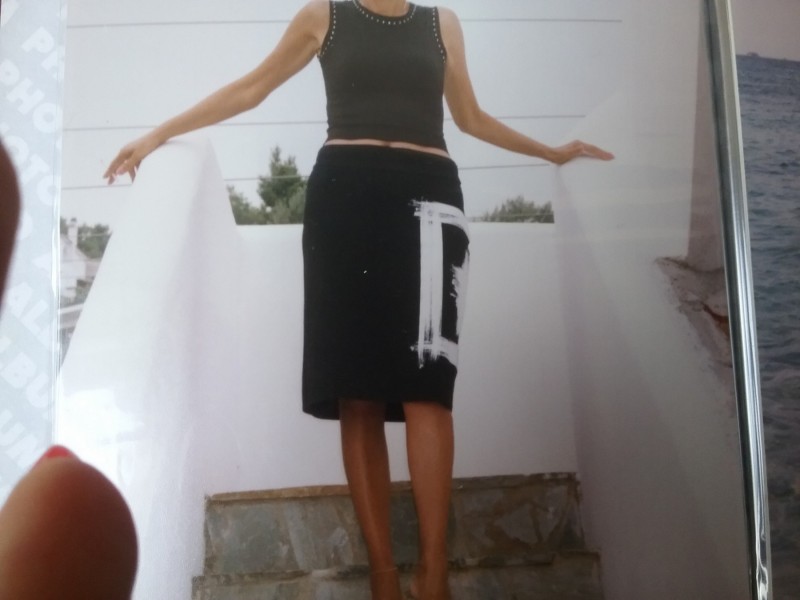 Crna elegantna suknja(viskoza i elastin)br.40