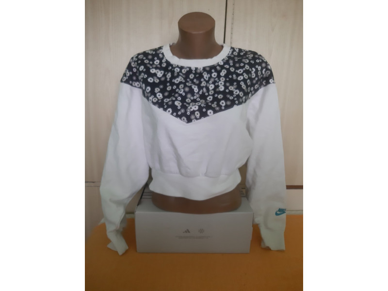 Duks Nike -vel.S -Kao nov