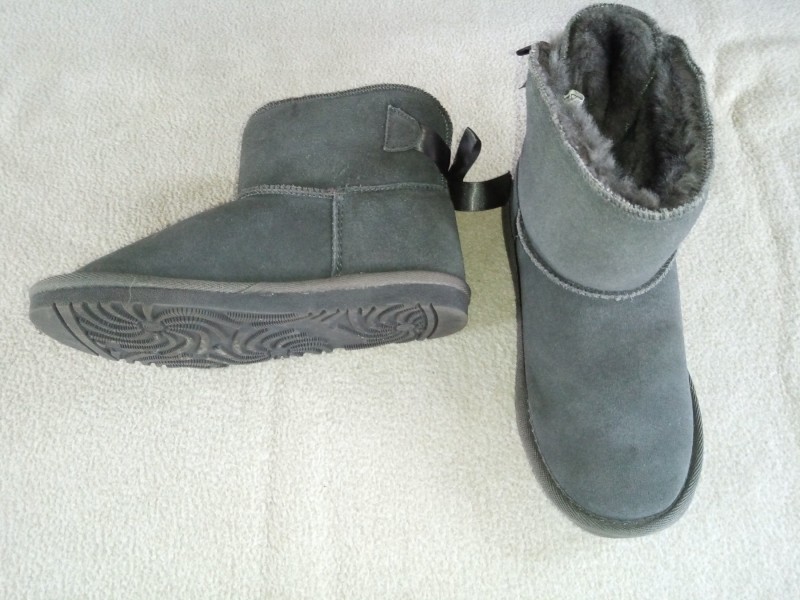 CIZMICE KAO UGG BR.34 UG 22 CM-NOVOOOO