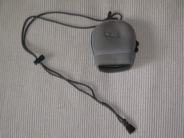 TORBICA-FUTROLA NIKON  za fotoaparat