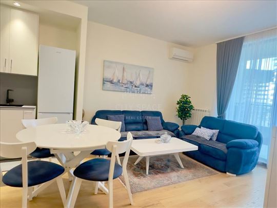 Trosoban, namešten stan u Beogradu na vodi