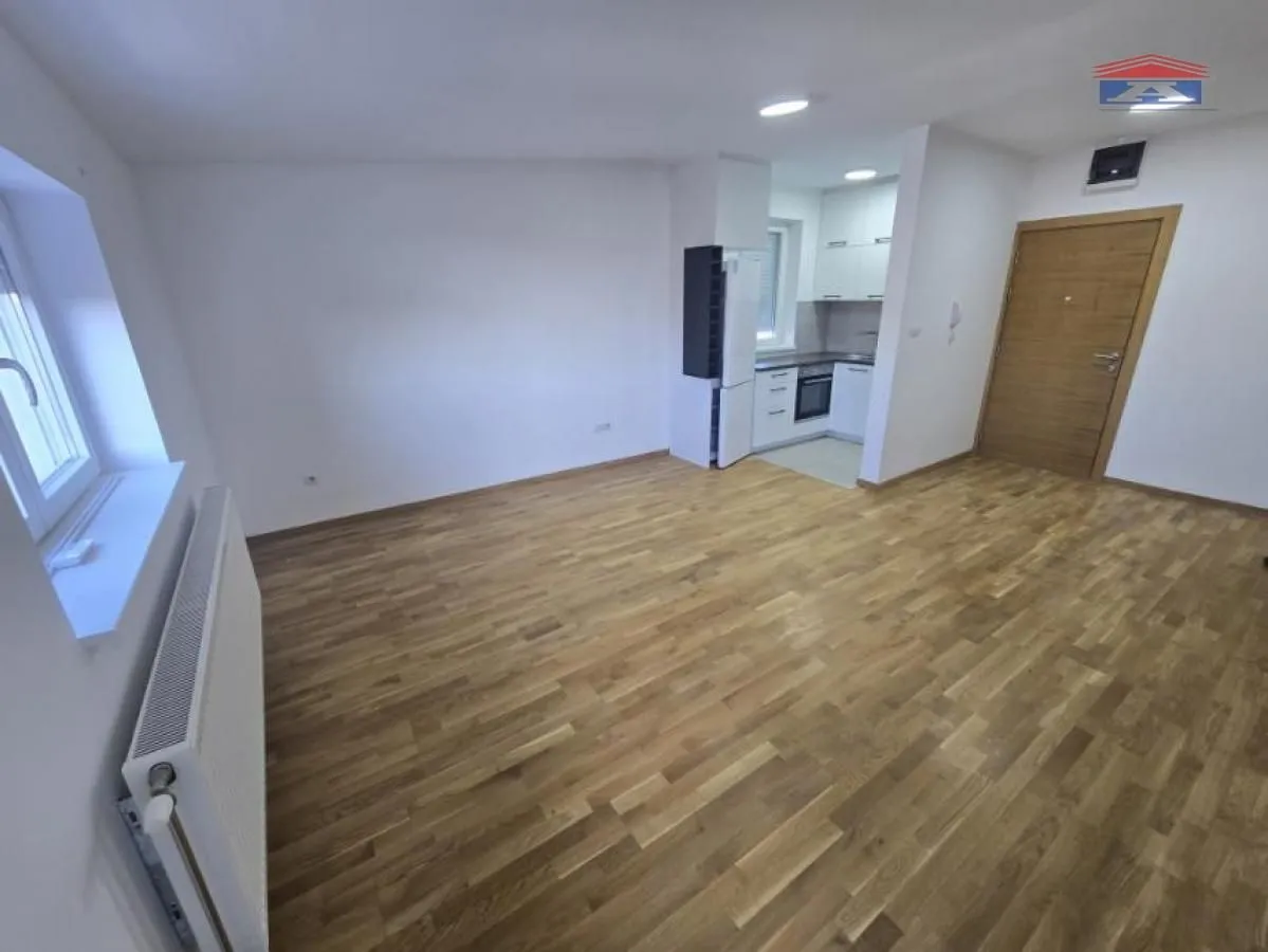 Izdavanje, dvosoban stan, 42m², Telep, Novi Sad Sve Podlokacije