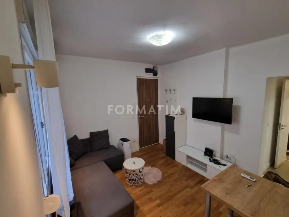 Izdavanje, jednosoban stan, 25m², Stari Grad, Beograd