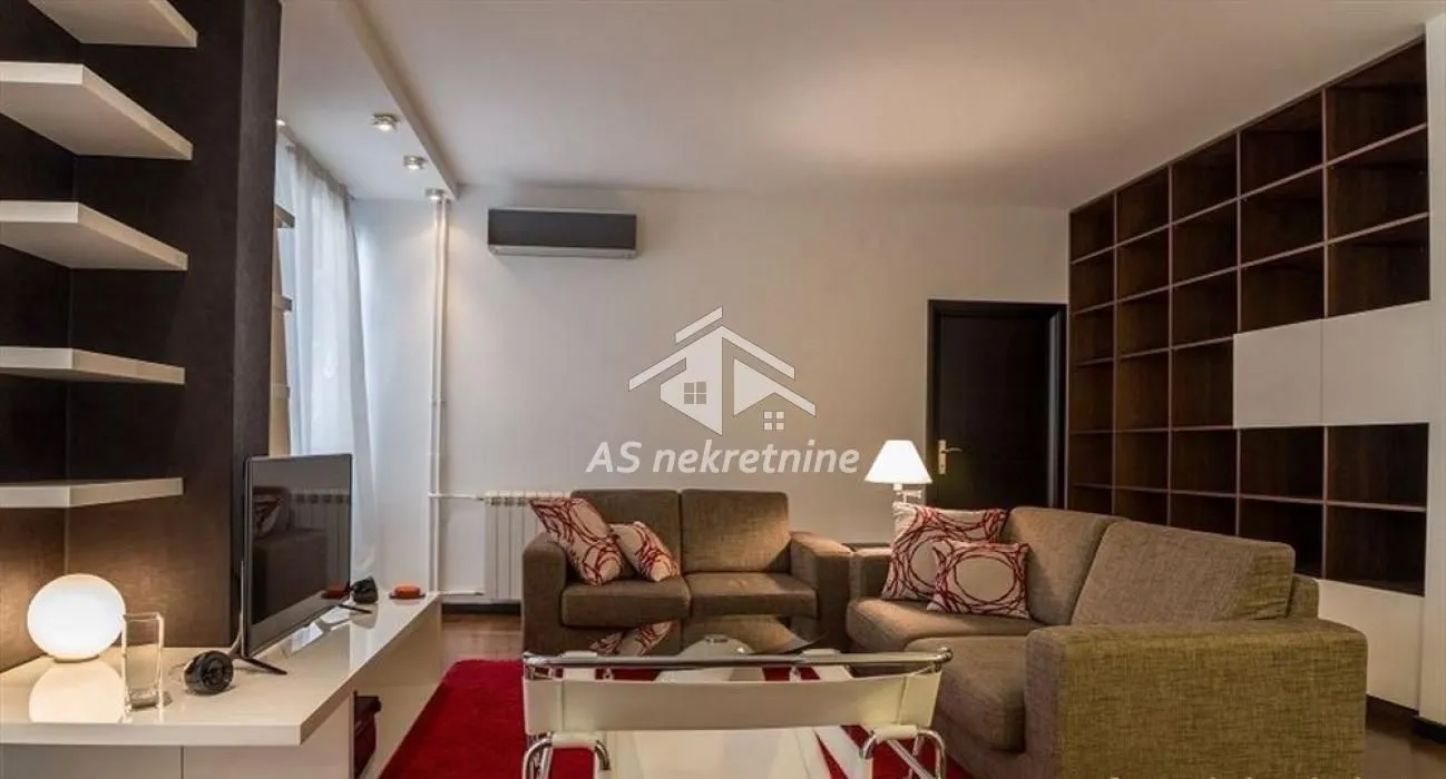Izdavanje, četvorosoban stan, 87m², Stari Grad, Beograd