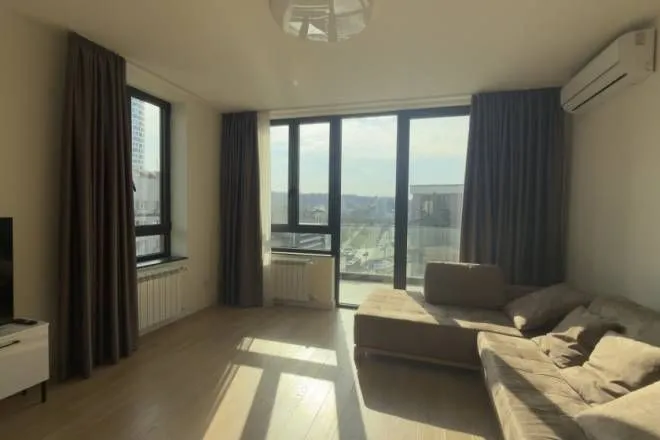 Izdavanje, trosoban stan, 89m², Beograd Na Vodi, Beograd