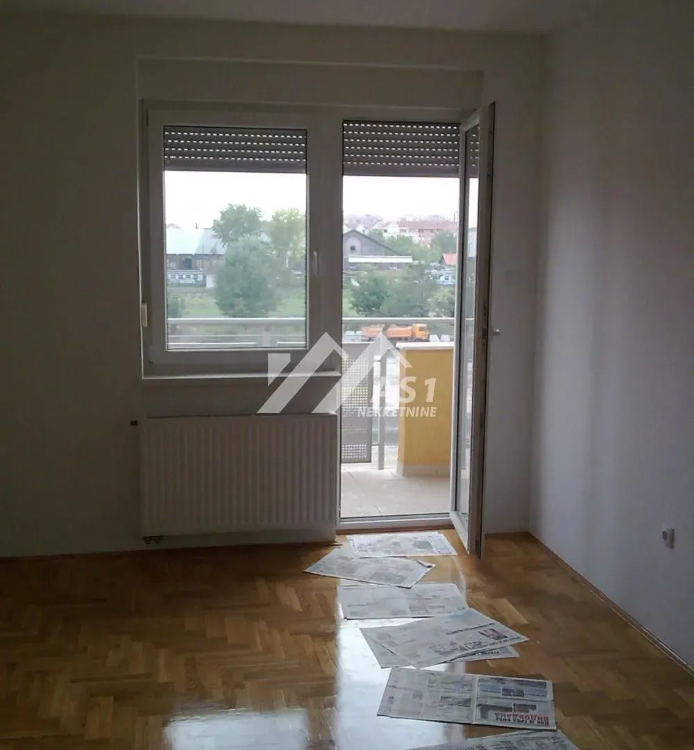 Izdavanje, dvosoban stan, 50m², Bulevar Evrope, Novi Sad Sve Podlokacije
