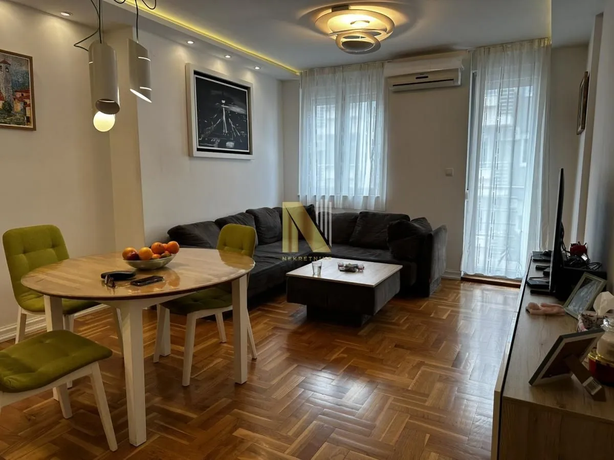 Prodaja, trosoban stan, 66m², Socijalno, Novi Sad Sve Podlokacije