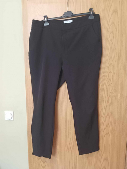 Zenske pantalone,velicina 46-48 ili 2 XL