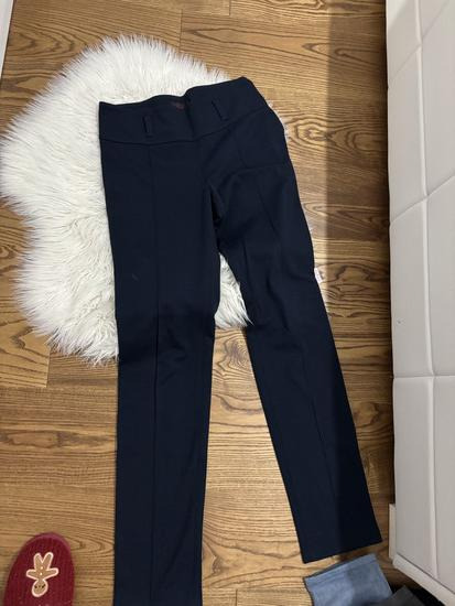 Jako hitno! Teget pantalone 40