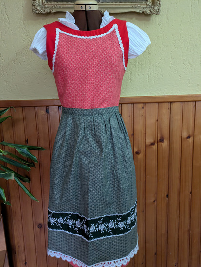 Vintage dirndl haljina sa keceljom