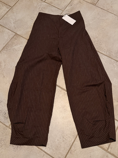 Zara lanene pantalone sa etiketoom