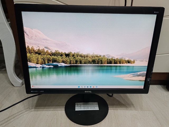 Benq LED monitor 22 incha PIVOT