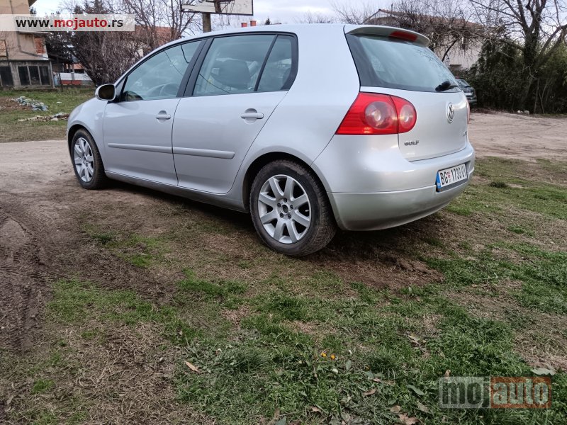 VW Golf 5 2004