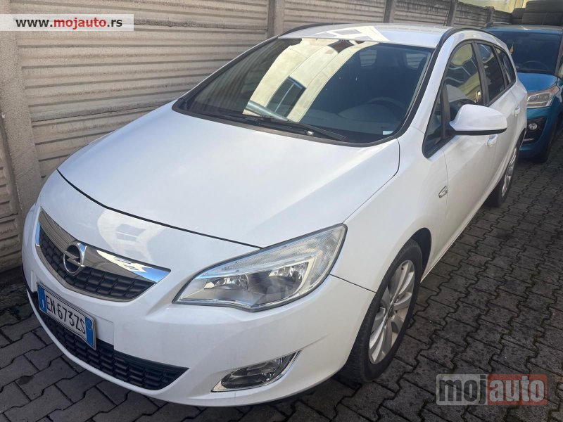 Opel Astra 1.7cdti 81kw 2012g