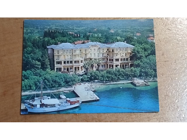 Kaštel Stari - Hotel - Brod -  Hrvatska - Putovala -
