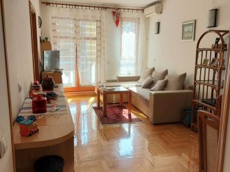 41m² 650€
Beograd, Vračar, Kalenić pijaca, Niška