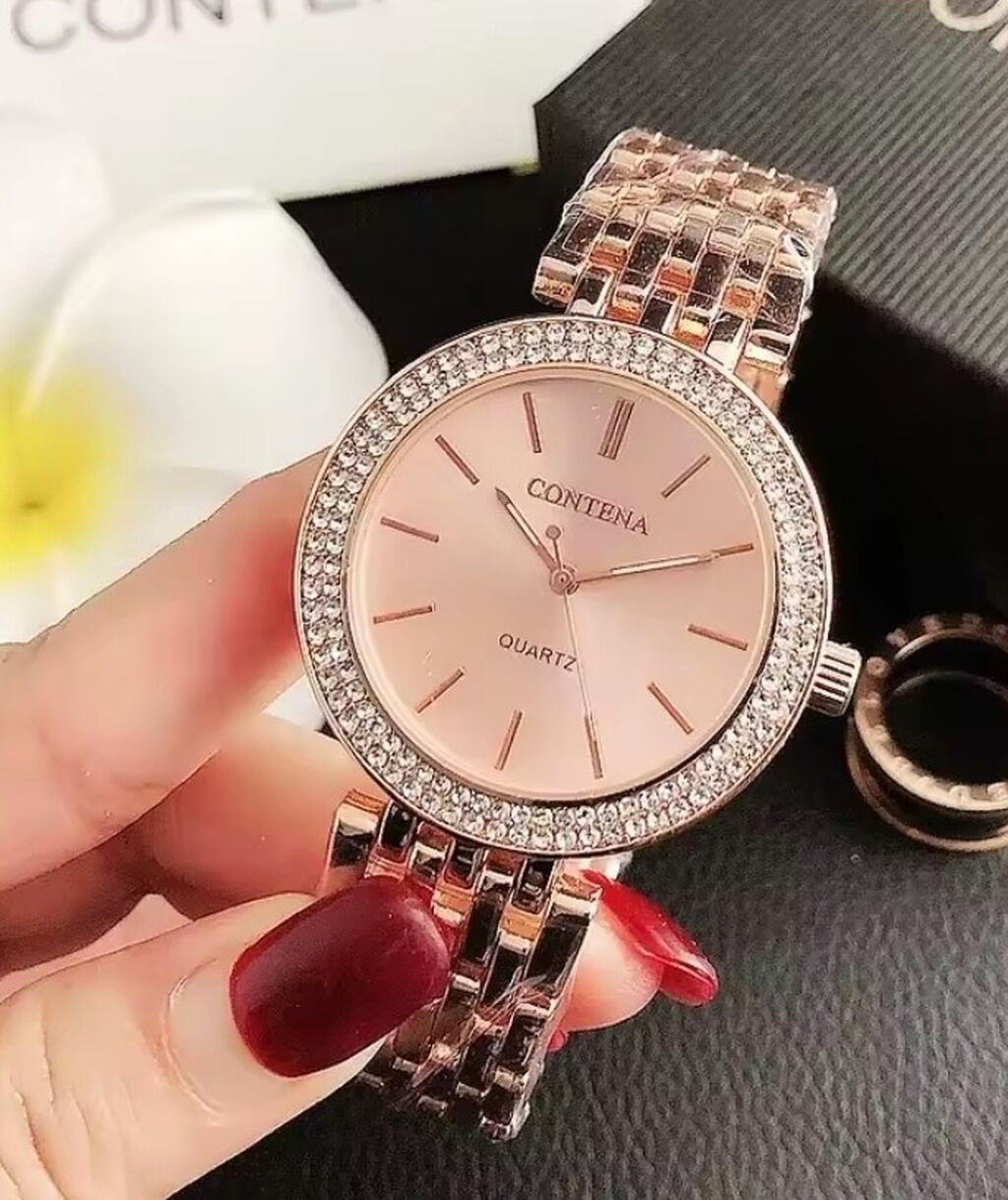 Fantastičan sat u rose gold boji . Brojčanik je prečnika 40 mm