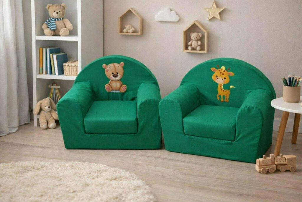Foteljica za decu sa aplikacijom Cena 4400 din Dim 55x60x30cm