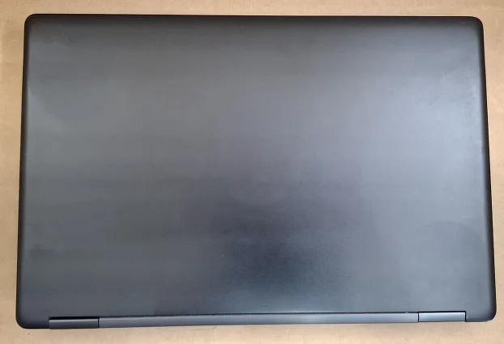 Dell Precision 3520 – Mobilna radna stanica Šifra proizvoda: L-1324