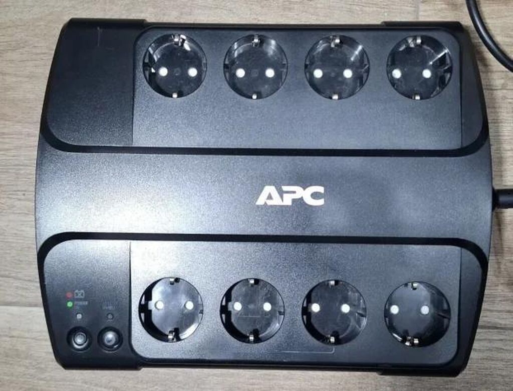 APC Back-UPS ES700 Pouzdan UPS uređaj za zaštitu računara i druge