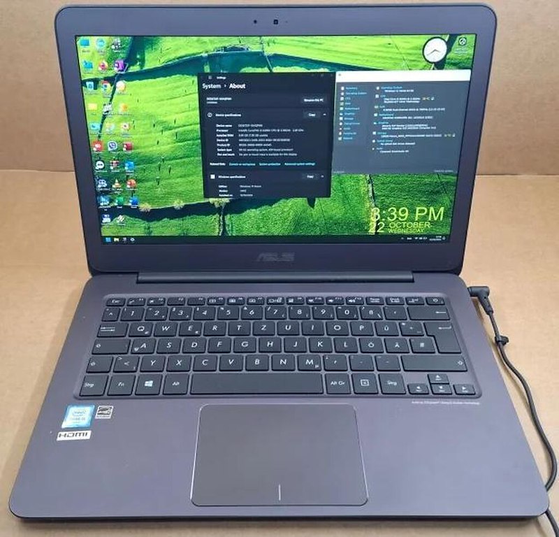 Asus Notebook UX305U/Intel I5 6200U/8GB DDR4/SSD 256GB/13.3\". Hvala