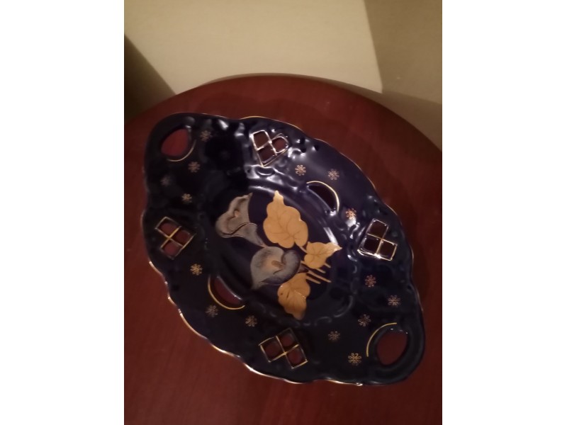 PRELEPA KOBALTNA PORCELANSKA CINIJA U POZLATI