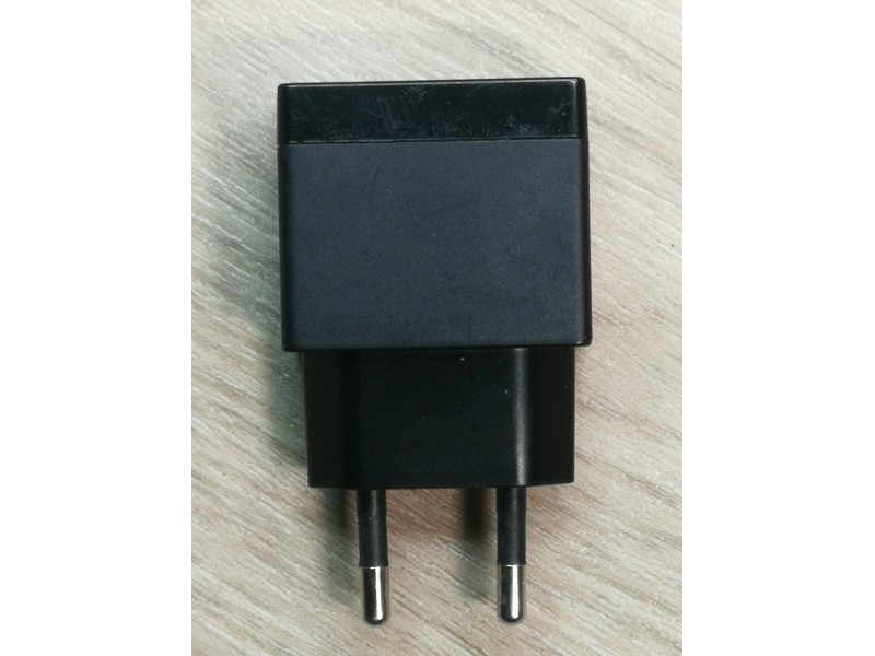 Sony USB punjac 5V