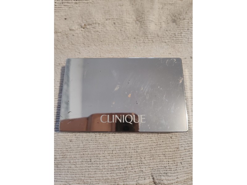 CLINIQUE EVEN BETTER PUDER